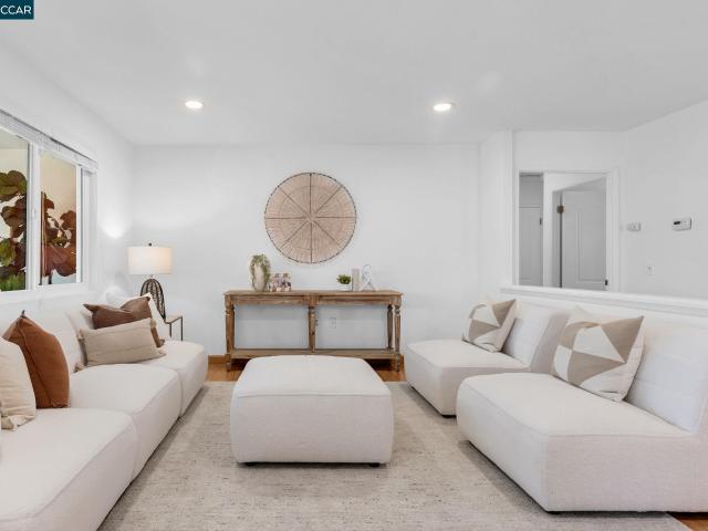 2 Craydon Ct