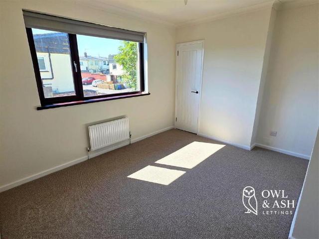 2 Creeve Place, Lisburn, BT28 1UT