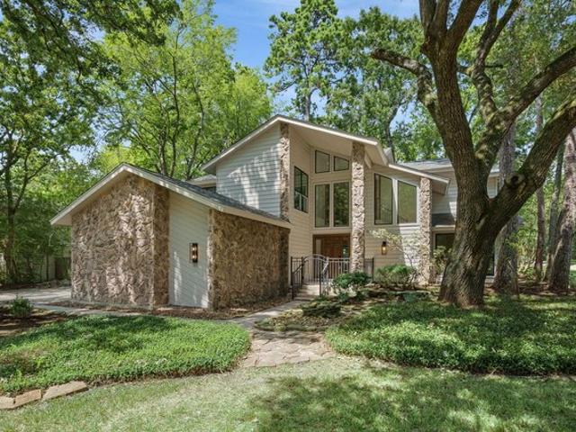 2 Crescent Falls Ct, The Woodlands, TX 77381