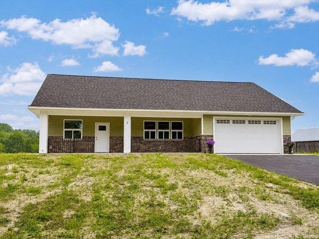 2 Cronin Hill Rd, Hatfield, MA 01038