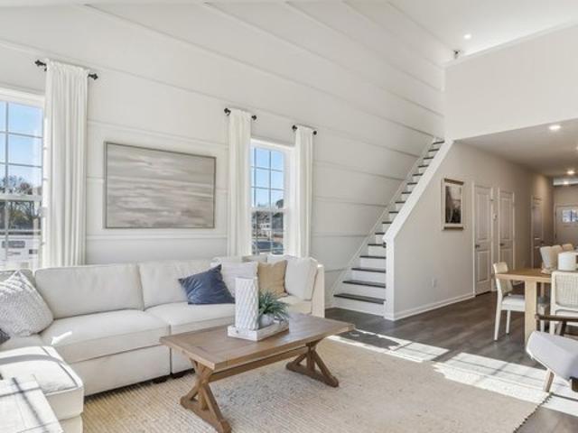 2 Denali Dr, Elk Township, NJ 08028