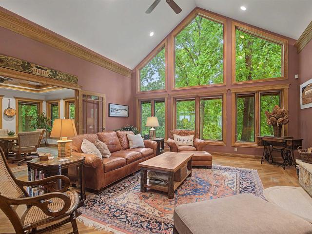 2 Dogwood Court