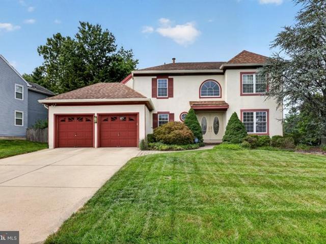 2 Dominion Dr, Marlton, NJ 08053