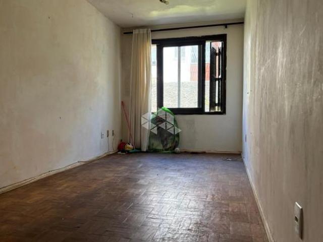 2 dormitório térreo 68m2 area privativa Desocupado no Menino Deus