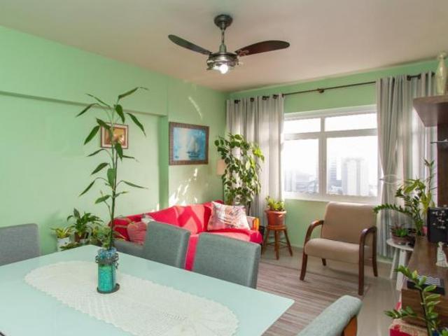 2 dormitórios, andar alto com linda vista para o Guaíba