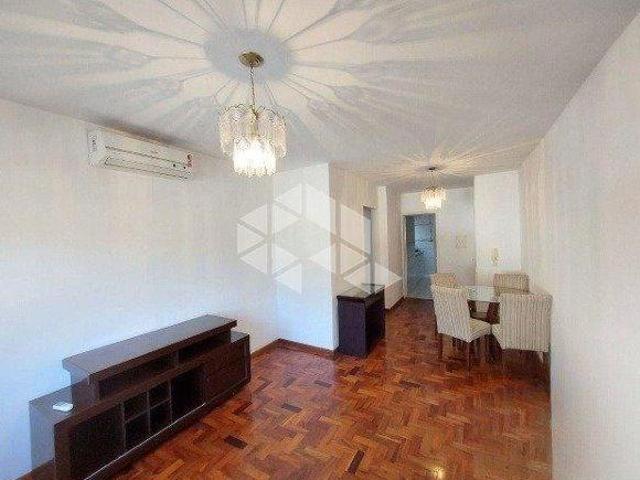 2 dormitórios com vaga de garagem no Menino Deus, com 77m²