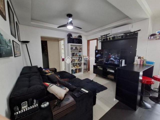 2 Dormitórios com sacada, reformado, vaga