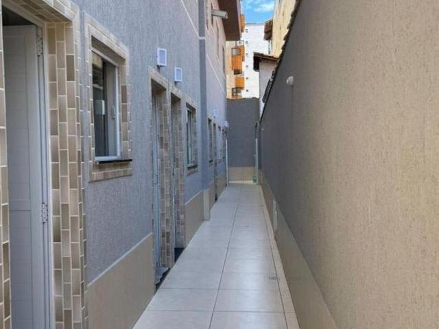 2 Dormitórios em Sobrado com Área Externa e Vaga de Garagem