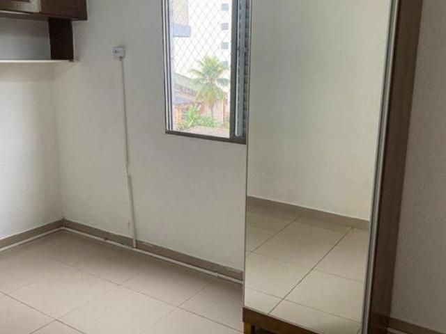 2 dormitórios, garagem fechada, elevador, perto da praia