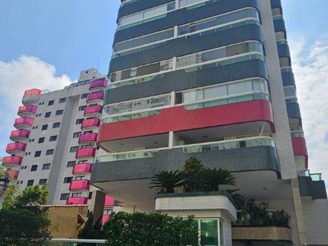 2 Dormitórios semi mobiliado no canto do forte, local mais procurado da região!