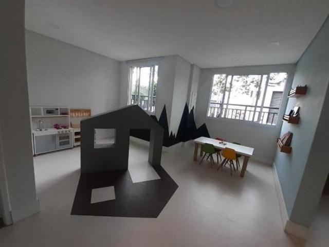 2 dormitorios, Varanda, 1 banheiro com 38m2 Bras
