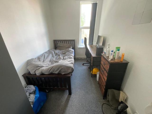 2 Double Bed *Student Property* Hyson Green