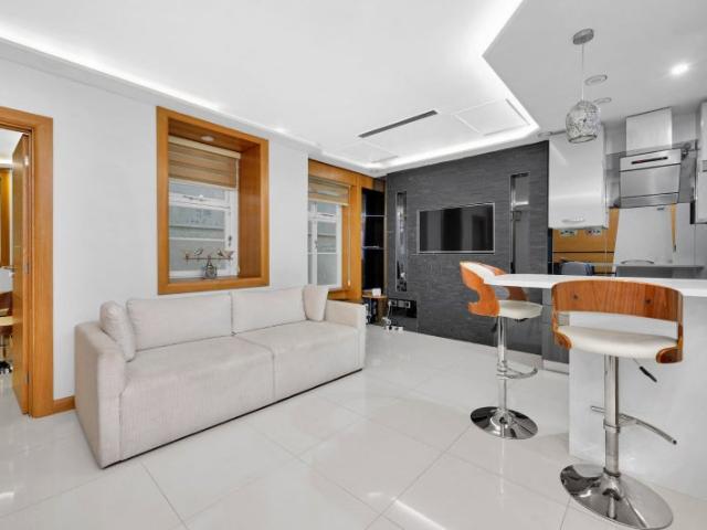2 Double Bedrooms | 2 Bathrooms | Courtyard View |