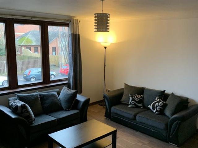 2 double bedrooms with large lounge available
