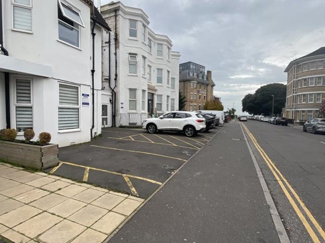 2 Double Beds STUDIO all bills included
