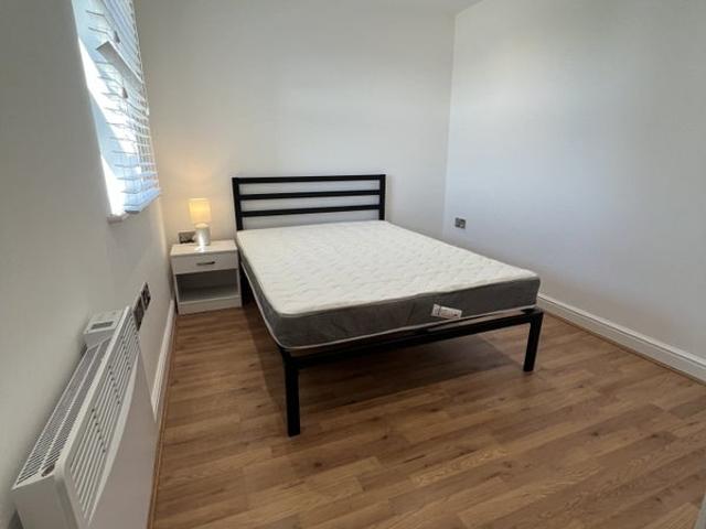 2 Double Rooms Available in Bromley by Bow