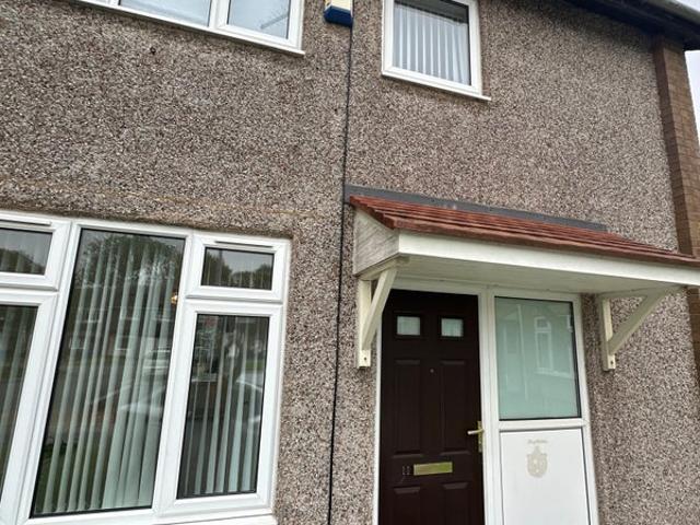 2 double size new decorated £1350 per month