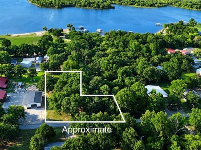 2 E 1166 Rd, Eufaula, OK 74432