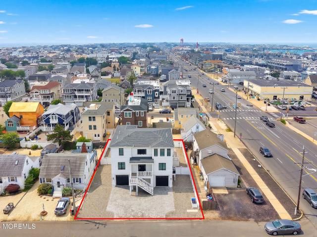2 E 15th Street