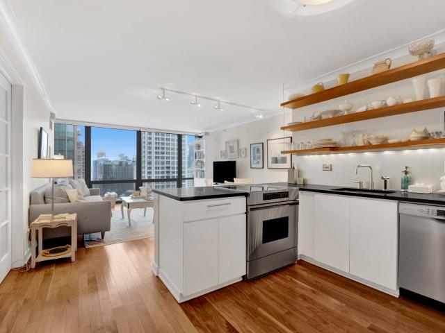 2 E Erie Street # 3401