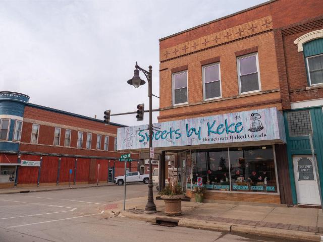 2 E Main St