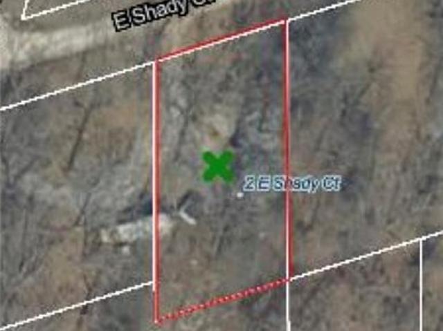 2 E Shady Ct, La Cygne, KS 66040
