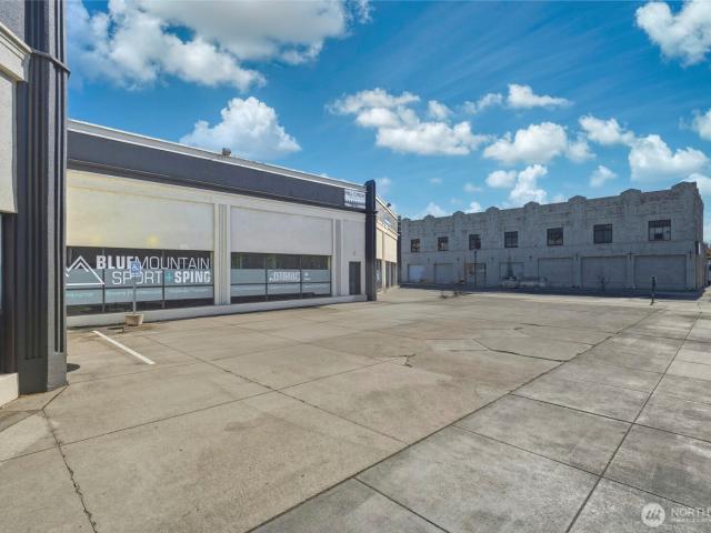 2 E Poplar Street