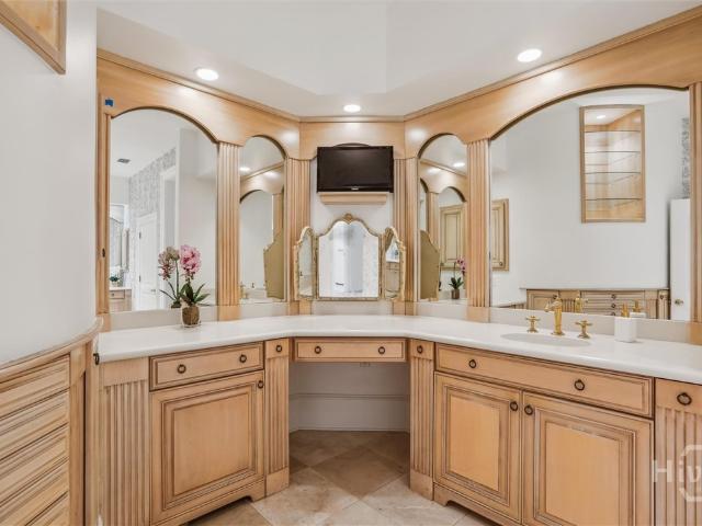 2 E Perry Ln, Unit S A B AND C, Savannah, GA 31401 | MLS #SA339196