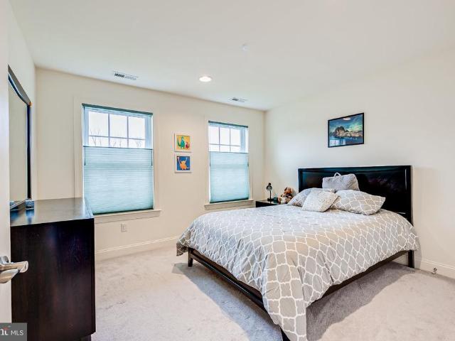 2 Eagle Court
