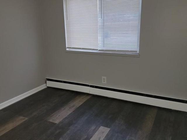 2 EEA Euclid Emerald 1 Bedroom Apartment for Rent at 13420 Euclid Ave, East Cleveland, OH 44112 East Cleveland