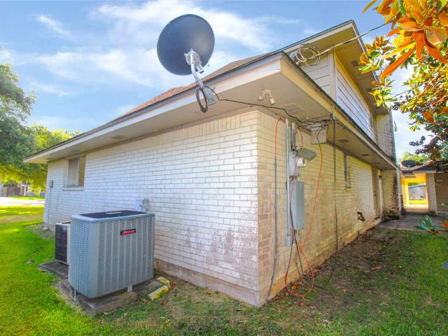 2 Elm Place