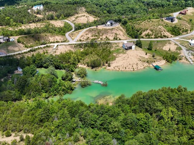 2 Emerald Pointe Blvd