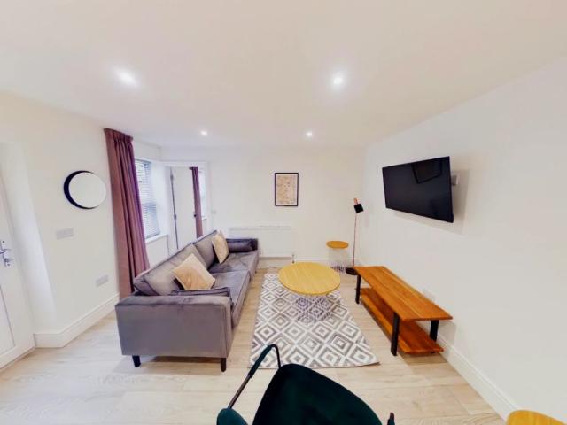 2 Ensuite Bedroom