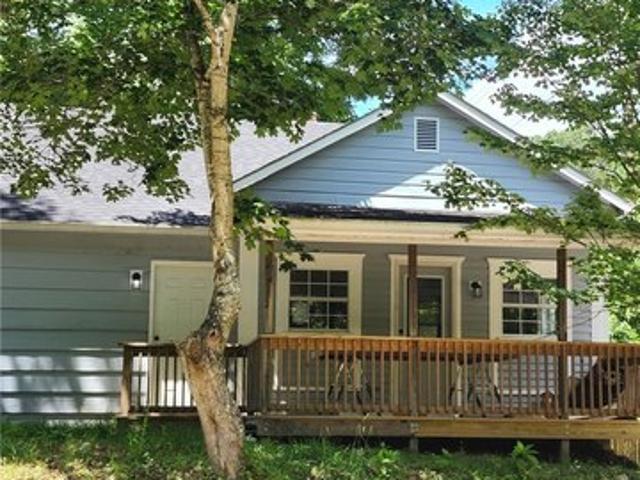 2 Fuller St, Eureka Springs, AR 72632