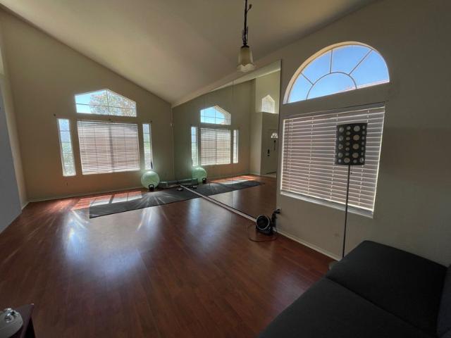 2 Furnished Rooms Available!