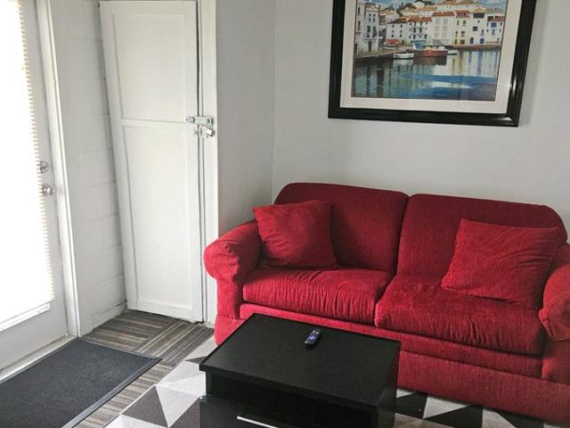 2 Furnished Rooms For Rent