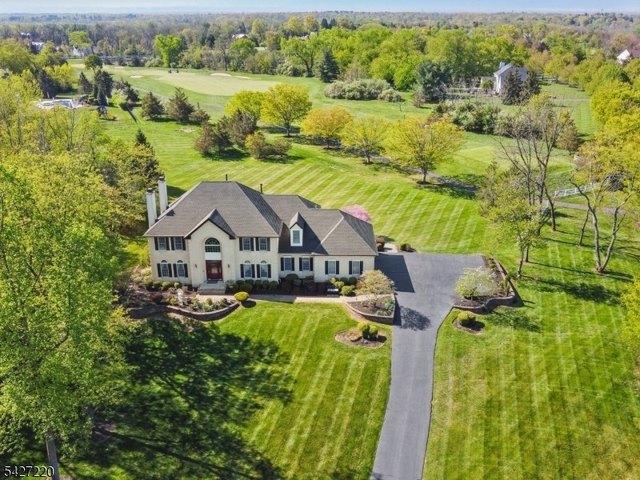 2 Fairway Dr, Readington Twp, NJ 08889