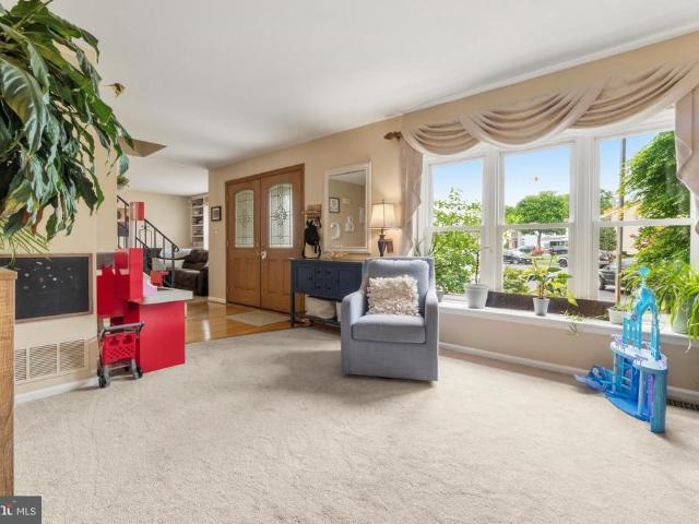 2 Farnham Court
