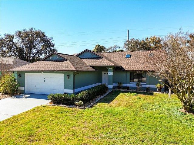 2 Ferndale Ln, Palm Coast, FL 32137