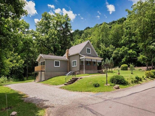 2 Ferry St, East Vandergrift, PA 15629