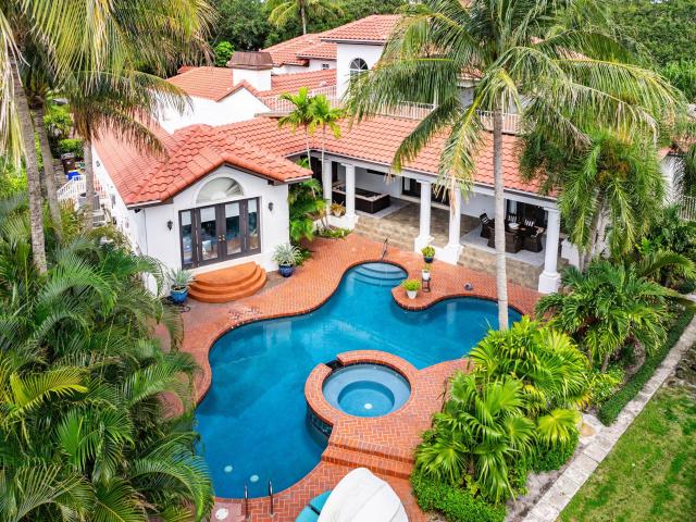 2 Firestone Cir, West Palm Beach, FL 33401 | MLS #B26049