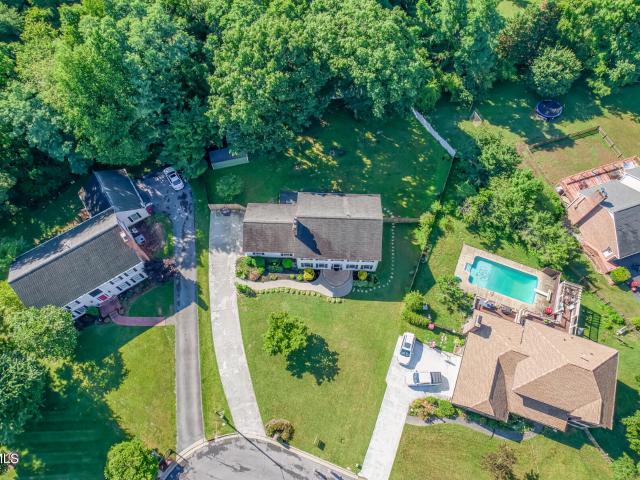 2 Flo Court