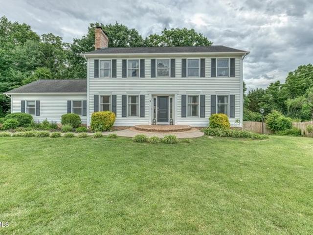 2 Flo Ct, Johnson City, TN 37604