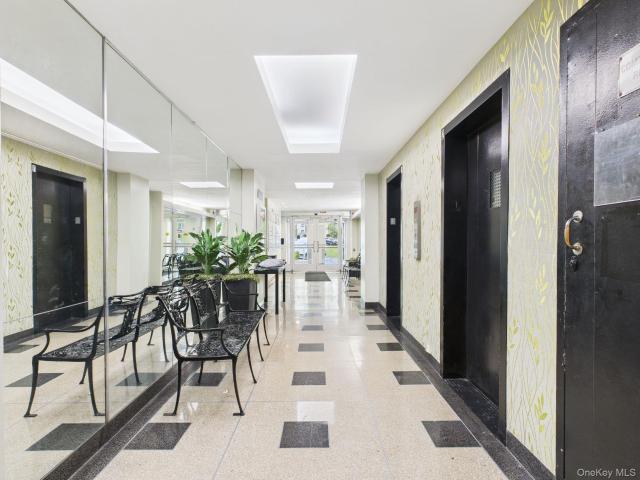 2 Fordham Hill Oval Unit 9G