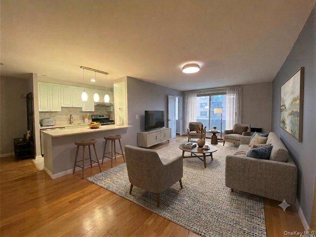 2 Fountain Ln Apt 2E, Scarsdale, NY 10583