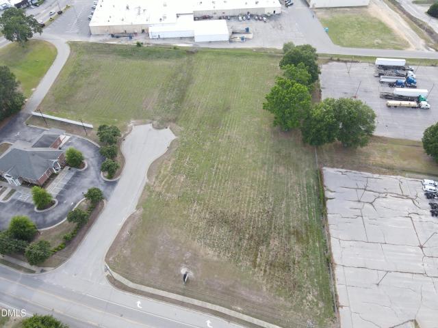 2 Four Oaks Place