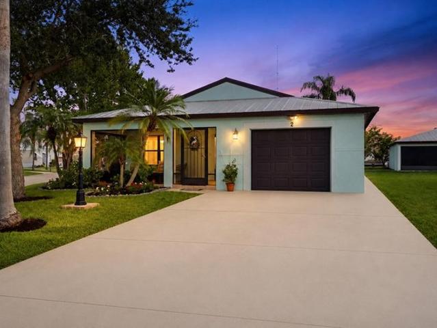 2 Guava Ln, Port Saint Lucie, FL 34952