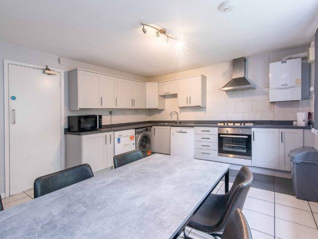2 Gadd Street, Nottingham NG7, Room to rent, £565 pcm | PrimeLocation