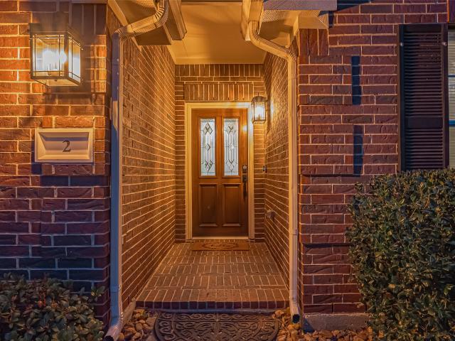 2 Garden Lodge Place