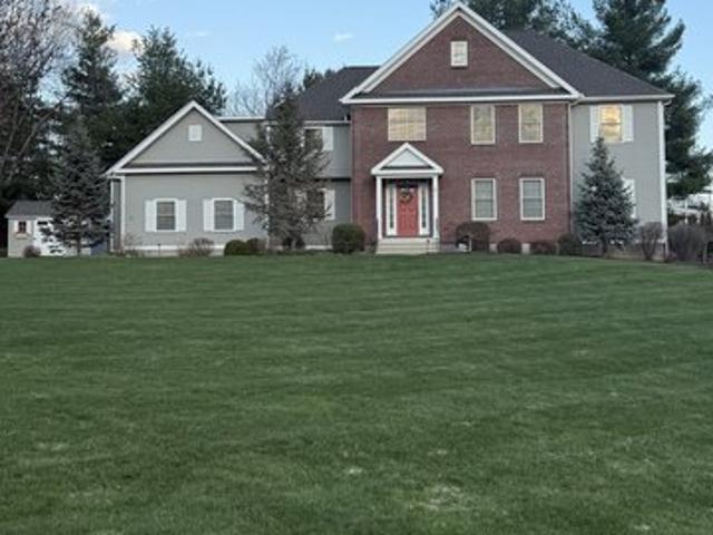 2 Gatehouse Rd, Granby, CT 06035